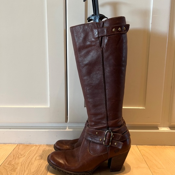 Bjorn | Shoes | Bjorn Knee Boots With Strap And Buckle Detail Size 75 ...